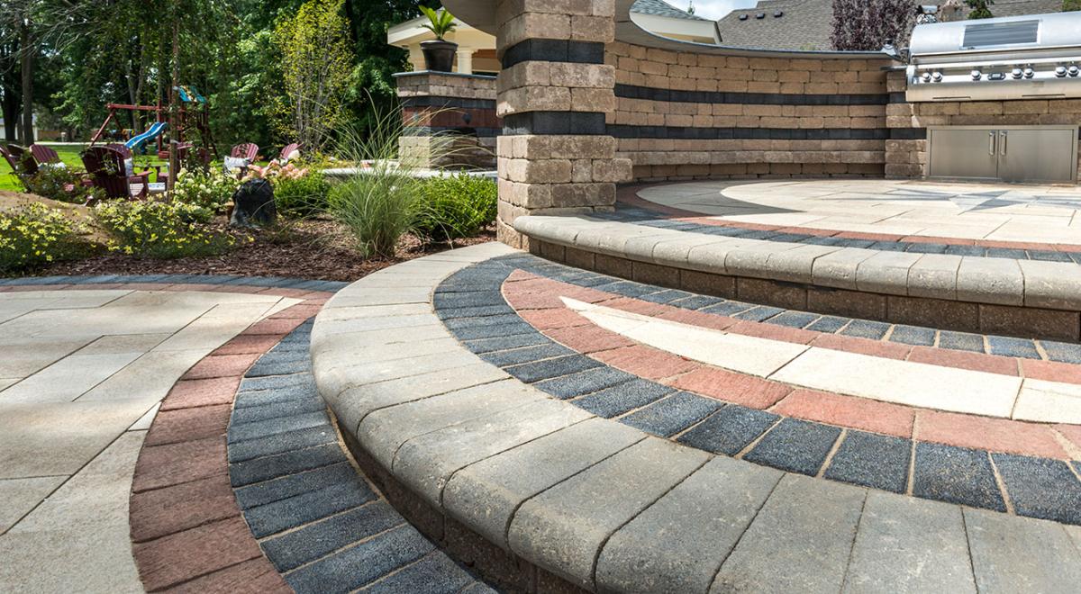 Brussels Fullnose Coping | Coping | Pavers & Retaining Walls | Niem...