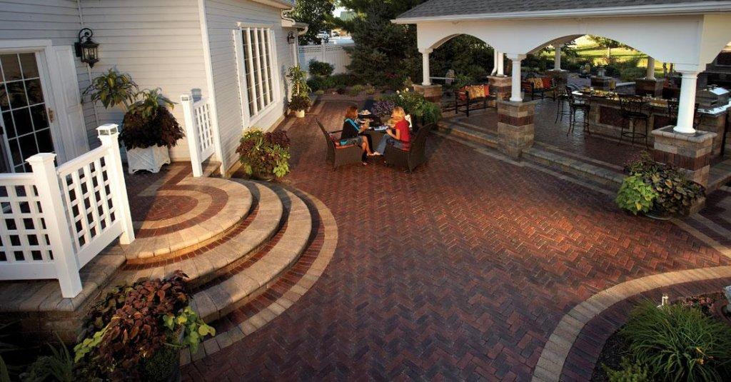 Copthorne | Pavers | Pavers & Retaining Walls | Niemeyer's Landscap...