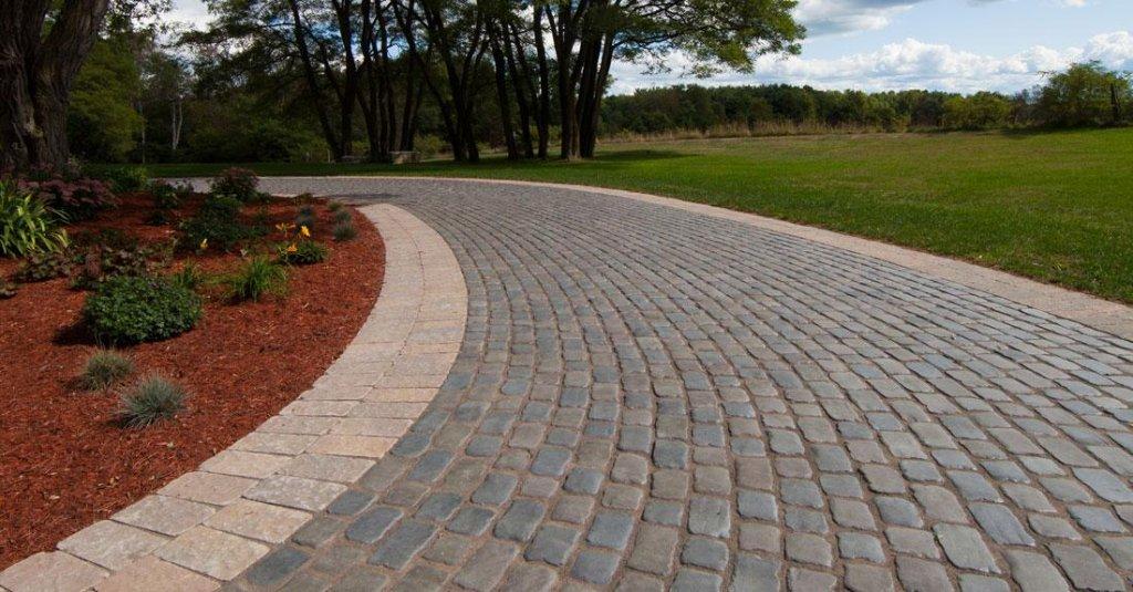 Courtstone | Pavers | Pavers & Retaining Walls | Niemeyer's Landsca...