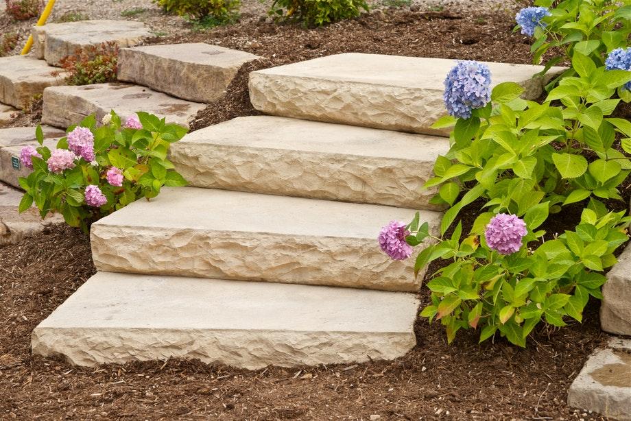 Dimensional Steps | Step Treads | Pavers & Retaining Walls | Niemey...