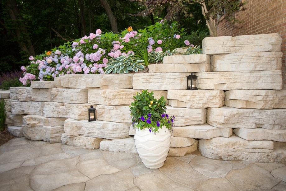 Outcropping Wall | Walls & Verticals | Pavers & Retaining Walls | N...